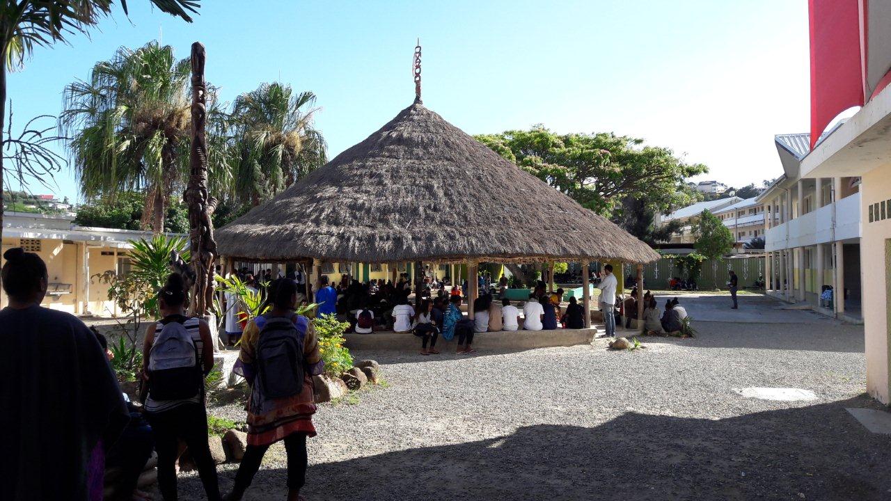 Do Kamo, premier lycée kanak – Association Présence Kanak – Maxha